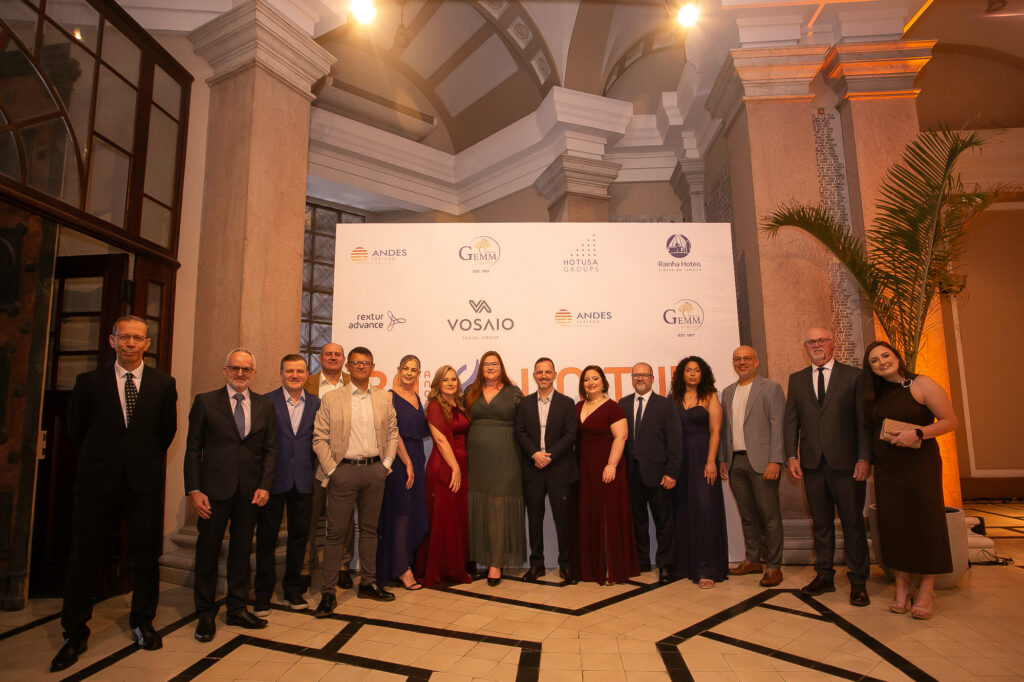 Unitur celebra 30 anos com noite de gala - Unitur Agência de Viagens e ...